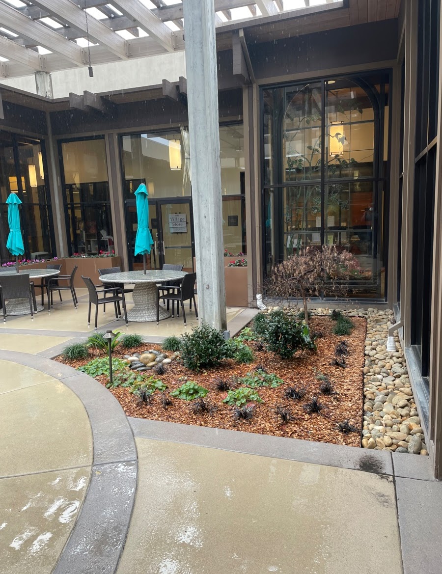 Spring Lake Village Atrium - Sperber Landscape Services